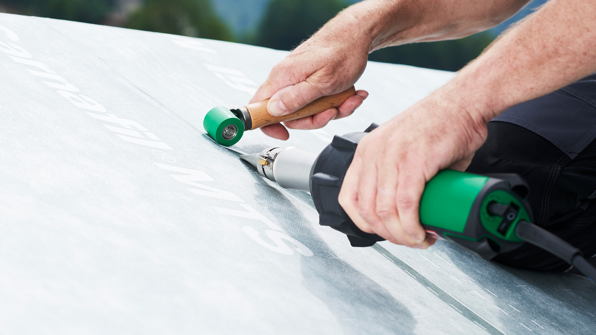 Smart Tools for Roofing Service Technicians